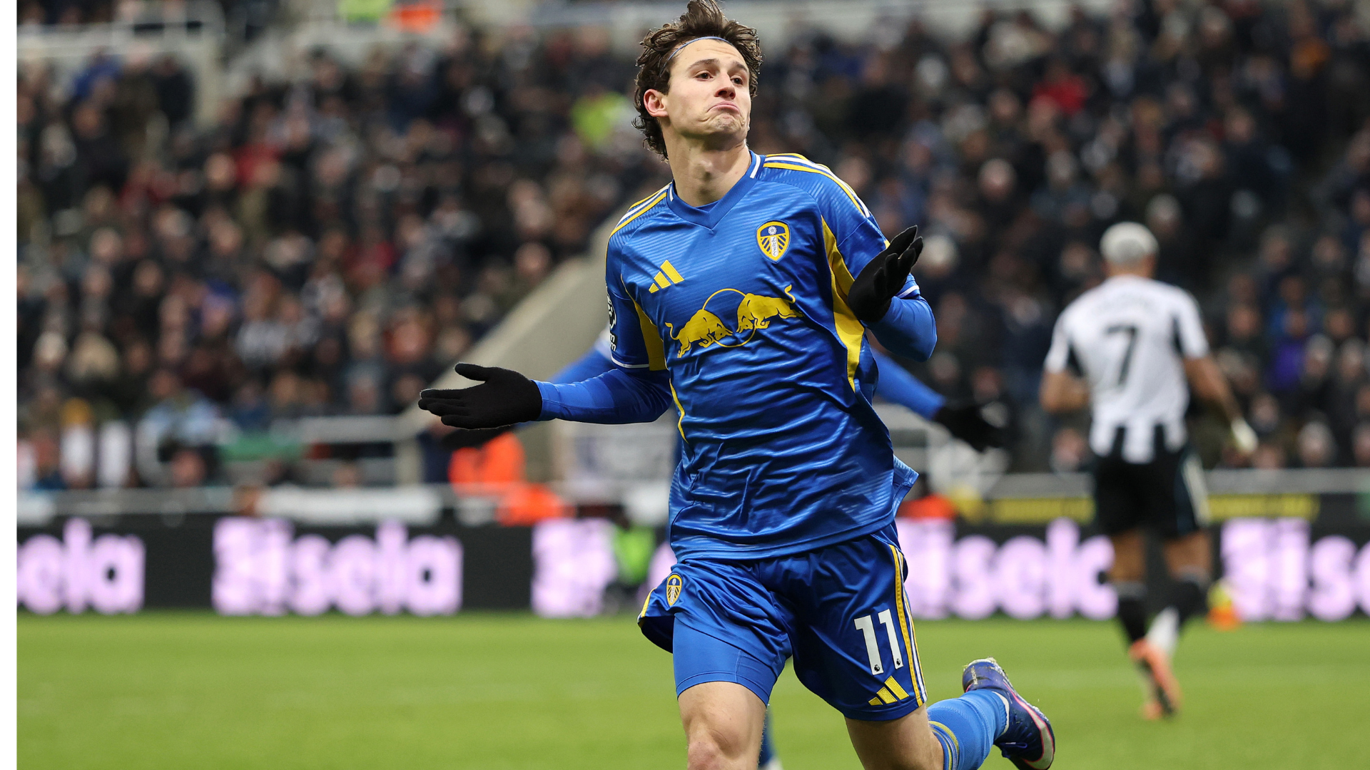 Brenden Aaronson continues push for USMNT World Cup squad with two ...