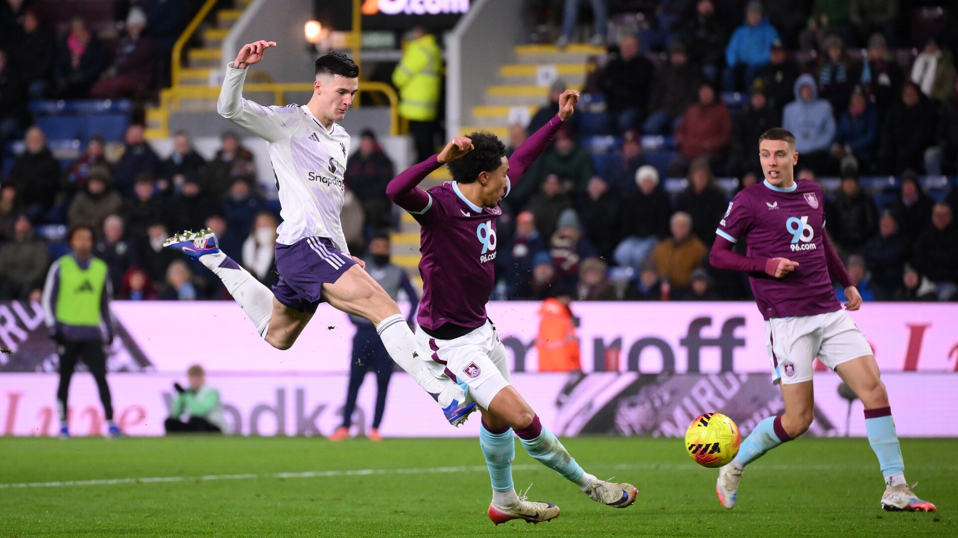 Burnley vs Manchester United live updates, watch live, score, analysis ...