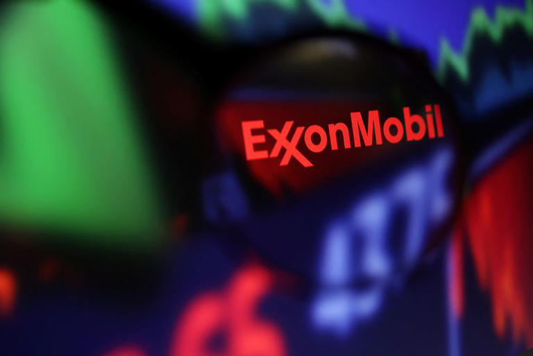 Exxon signals lower oil prices could hit fourth-quarter upstream profit