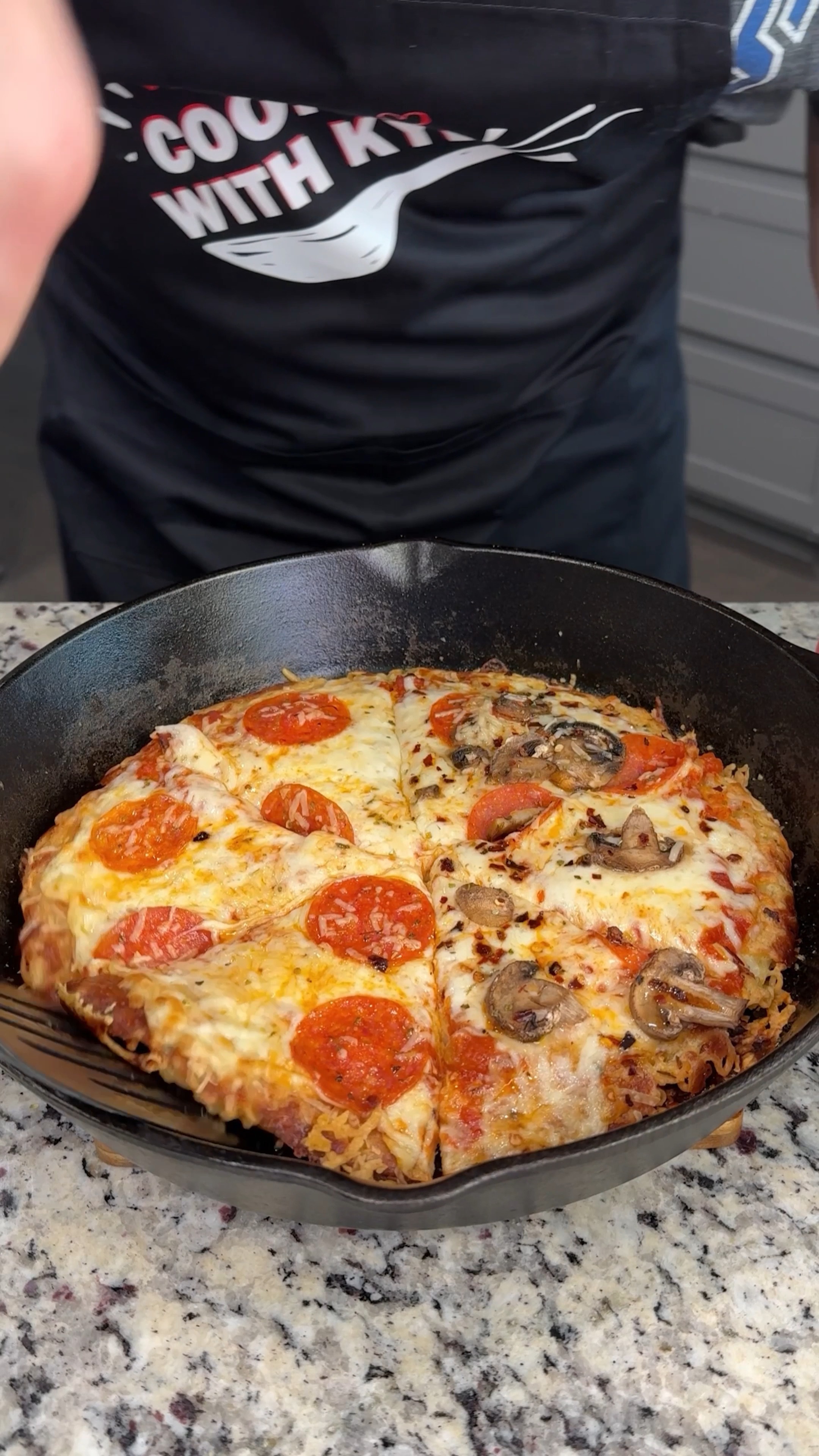Ramen crust pizza recipe you’ll love