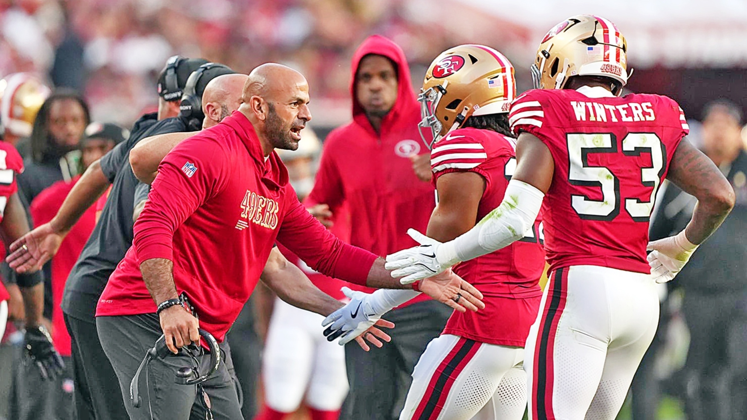 49ers' Robert Saleh linked to Titans in head coaching search