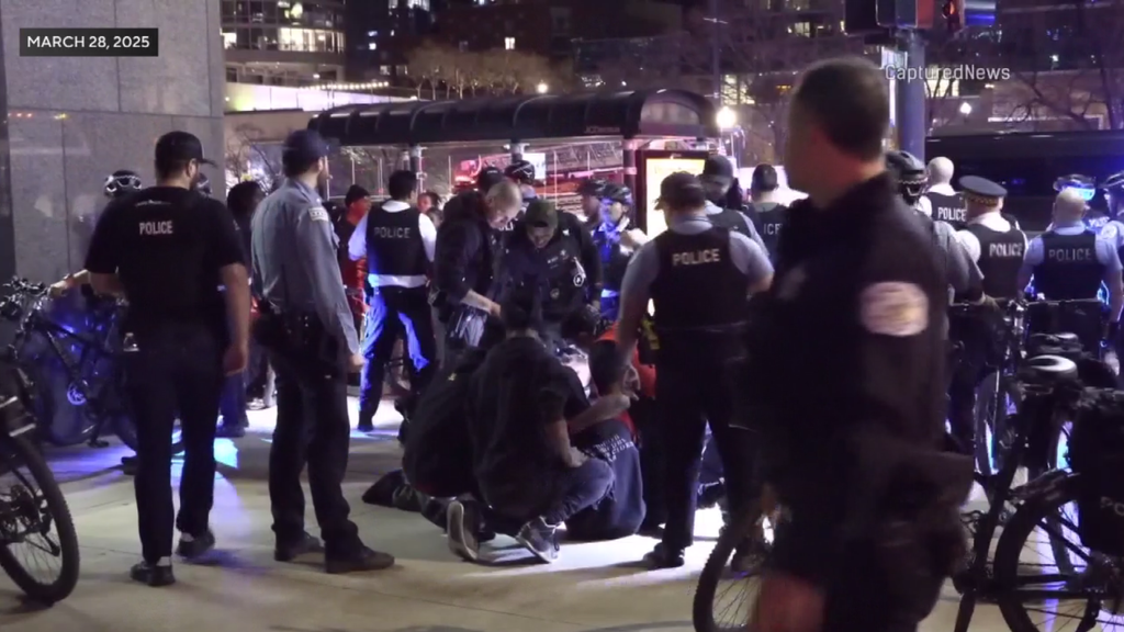 Chicago City Council takes up teen takeovers, snap curfew again in ...
