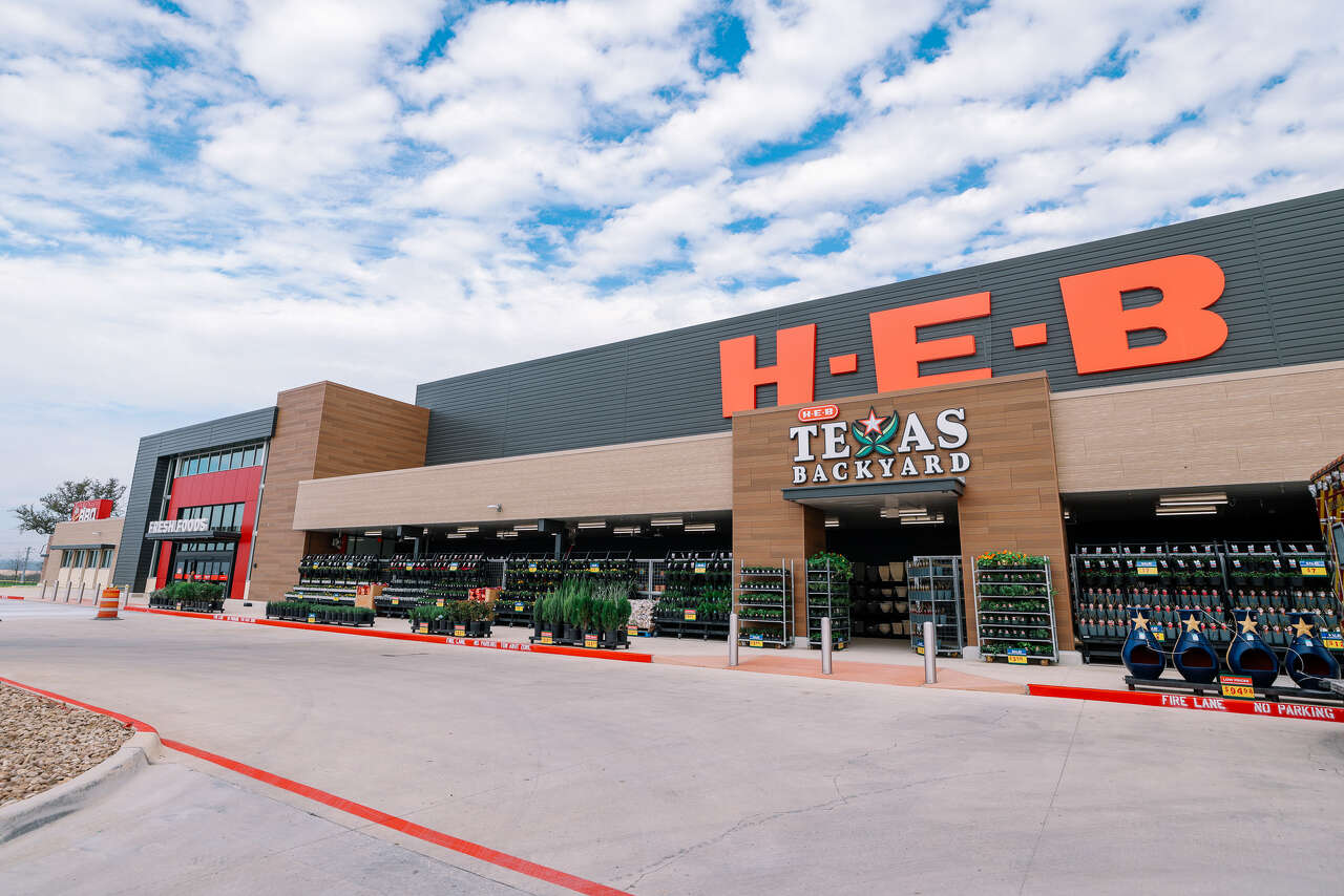H-E-B employees receive custom World Cup jerseys ahead of 2026 FIFA ...