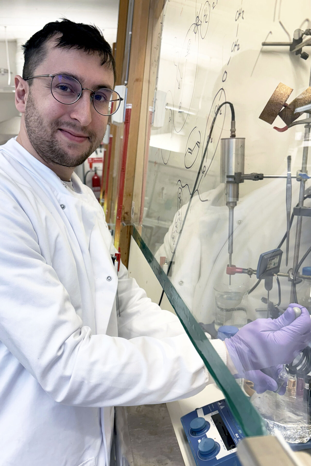 Solar hydrogen can now be produced efficiently, no platinum required