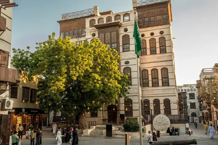 In 24 hours, exploring Jeddah with an airline pilot