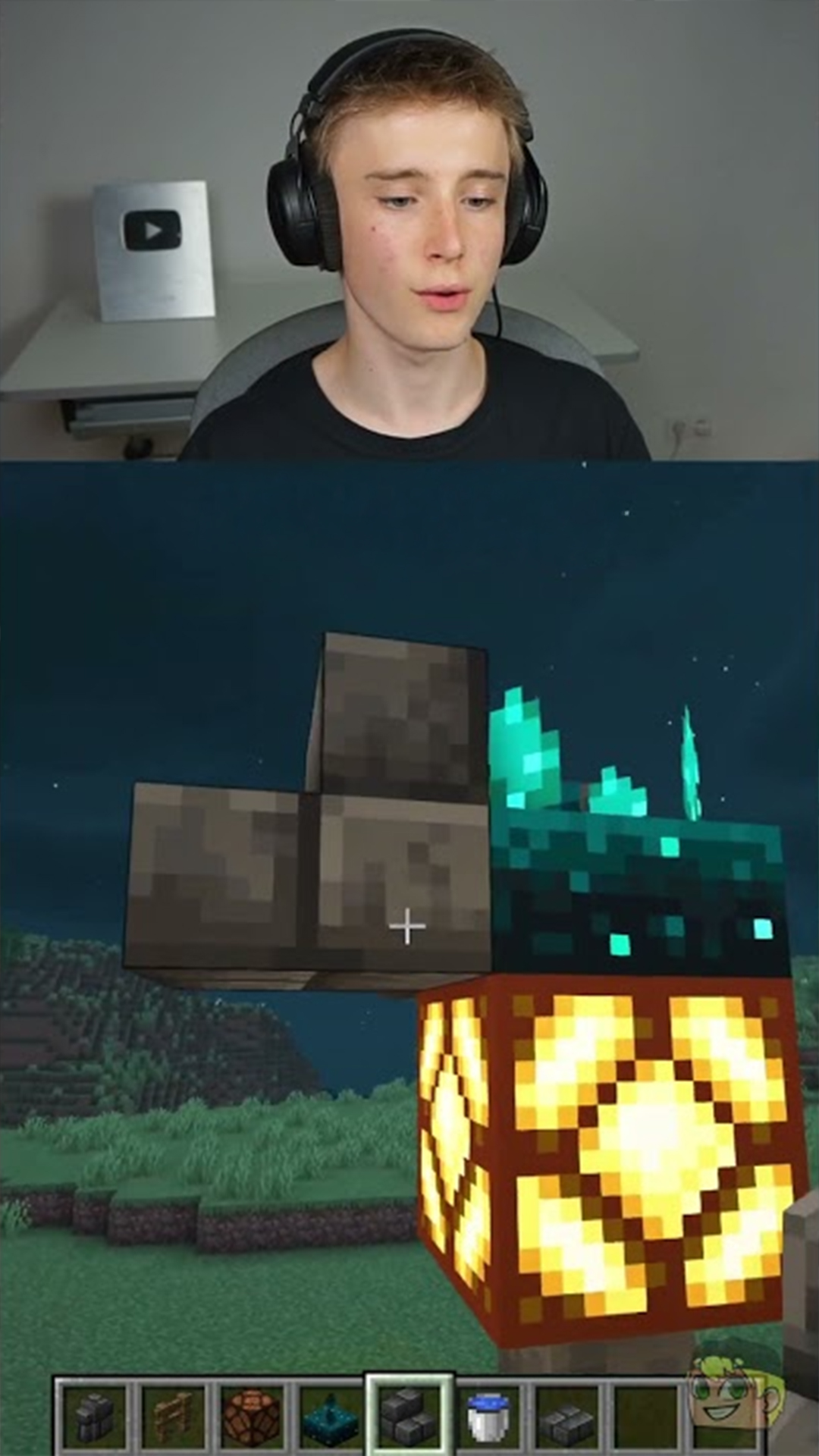 Creating motion sensor lights in Minecraft