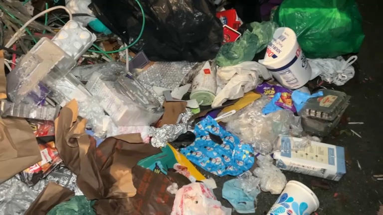 Jeringas y condones usados: residente preocupada ante basura acumulada ...