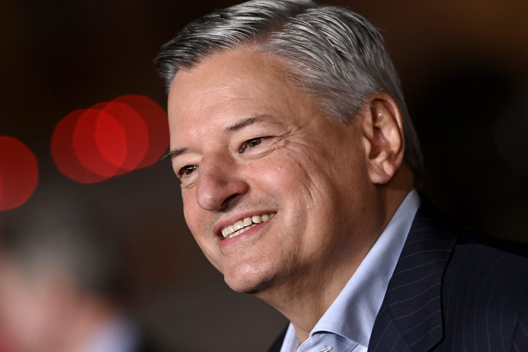 Netflix co-CEO says he doesn’t read business books—instead, he reads ...