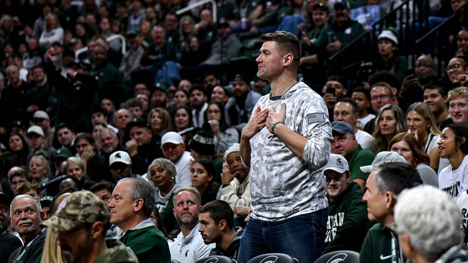Michigan State’s Paul Davis issues apology after getting Tom Izzo boot ...