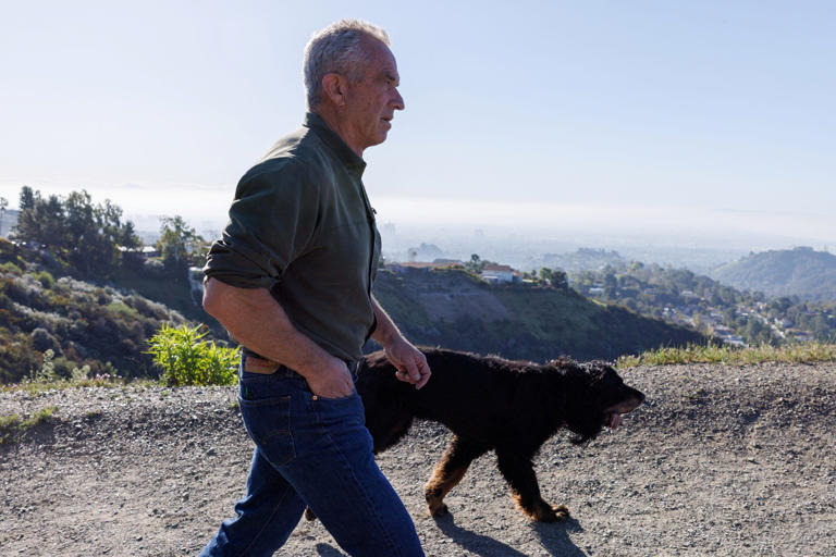 RFK Jr.’s barnyard ringtone interrupts White House MAHA briefing ...