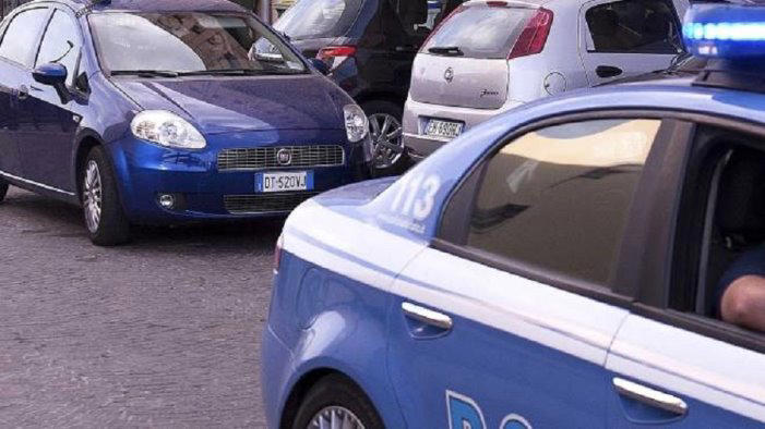 In casa cocaina, hashish e 27mila euro: arrestato un 35enne, è in carcere