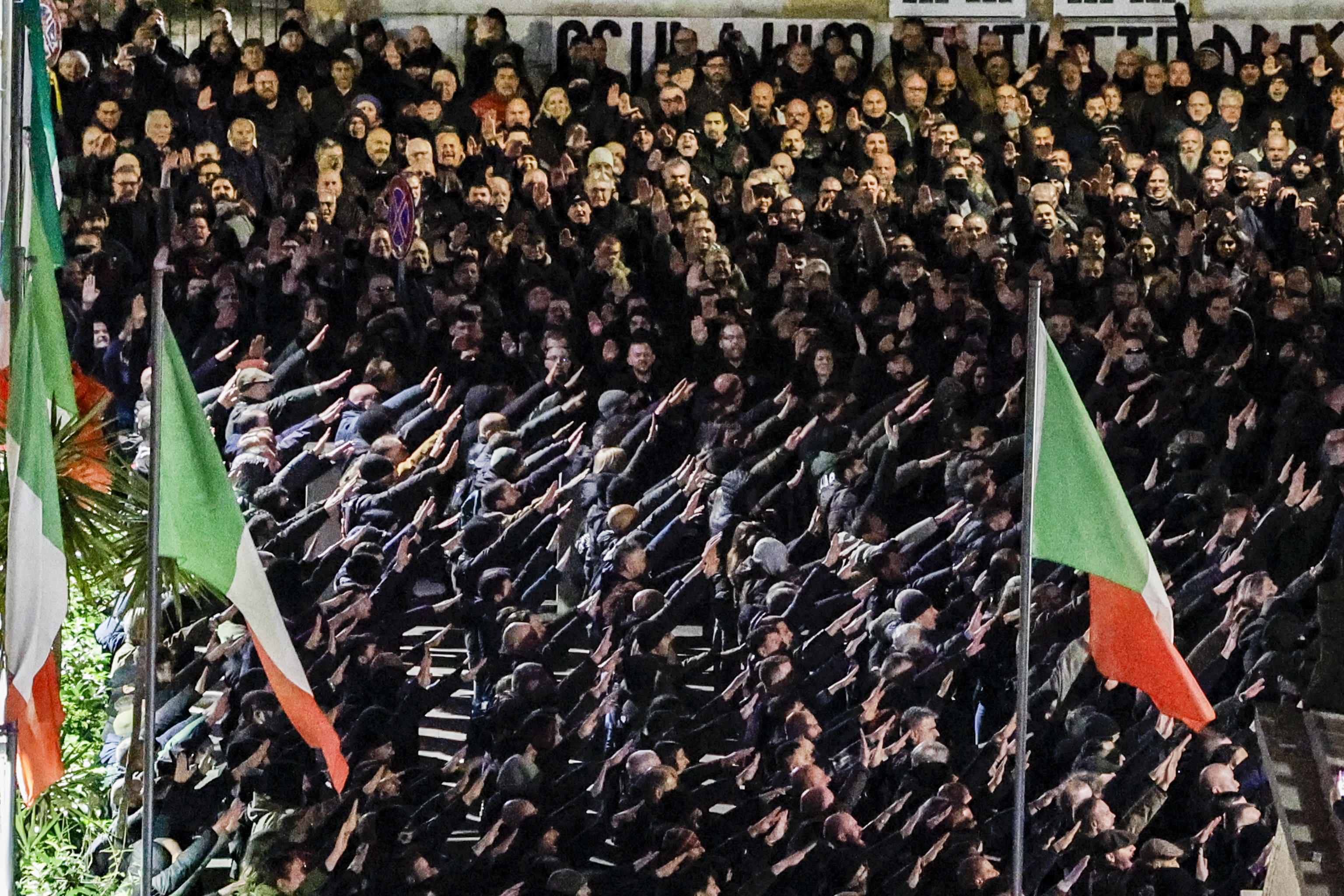 Hundreds give fascist salute at Acca Larentia