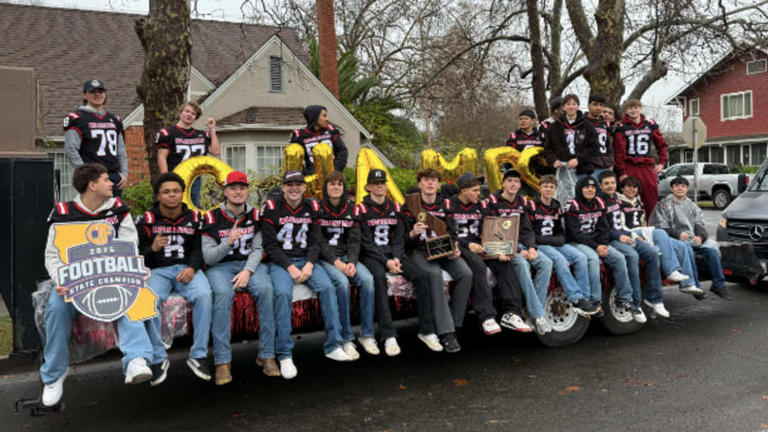 Winters High School (CA) Captured It's First-Ever CIF Football State ...