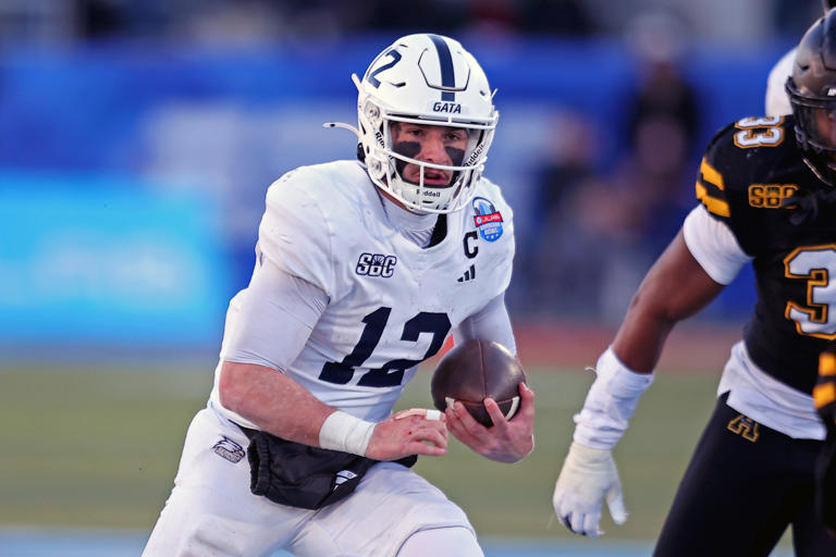 Georgia Southern QB JC French transfers to Cincinnati