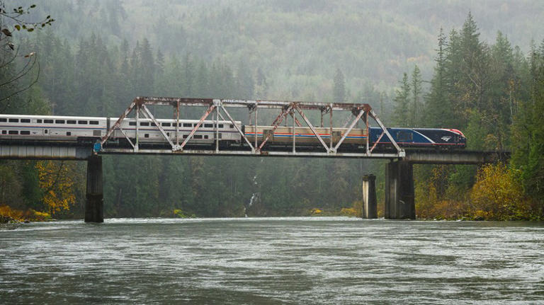 The 5 best train rides in North America for unparalleled lake views ...