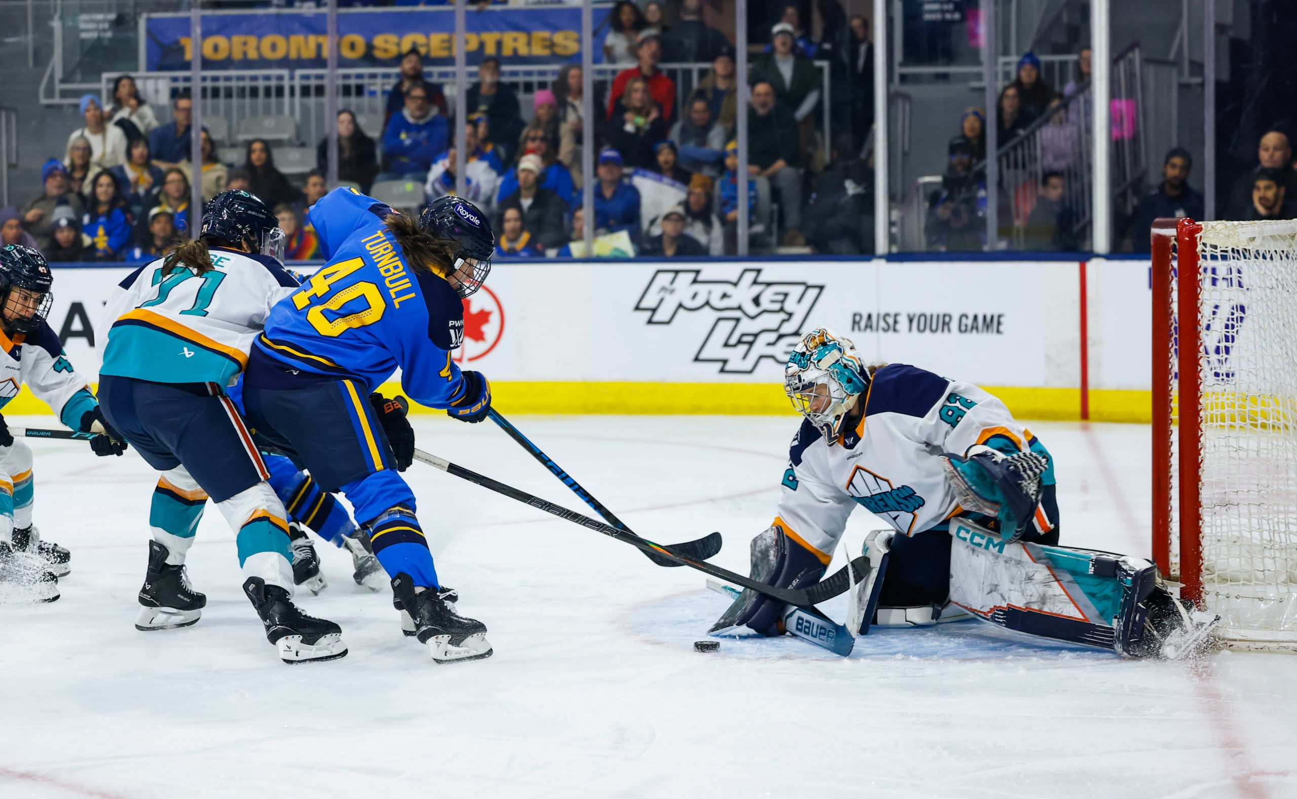 Kayle Osborne shines again in Sirens’ 4th straight win: Takeaways