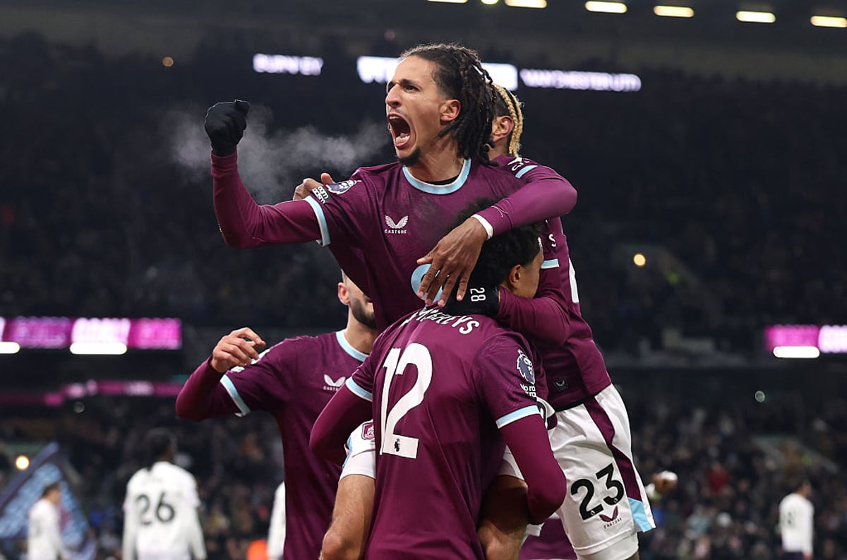 Burnley 1-0 Man Utd: Red Devils denied twice on the line - Live