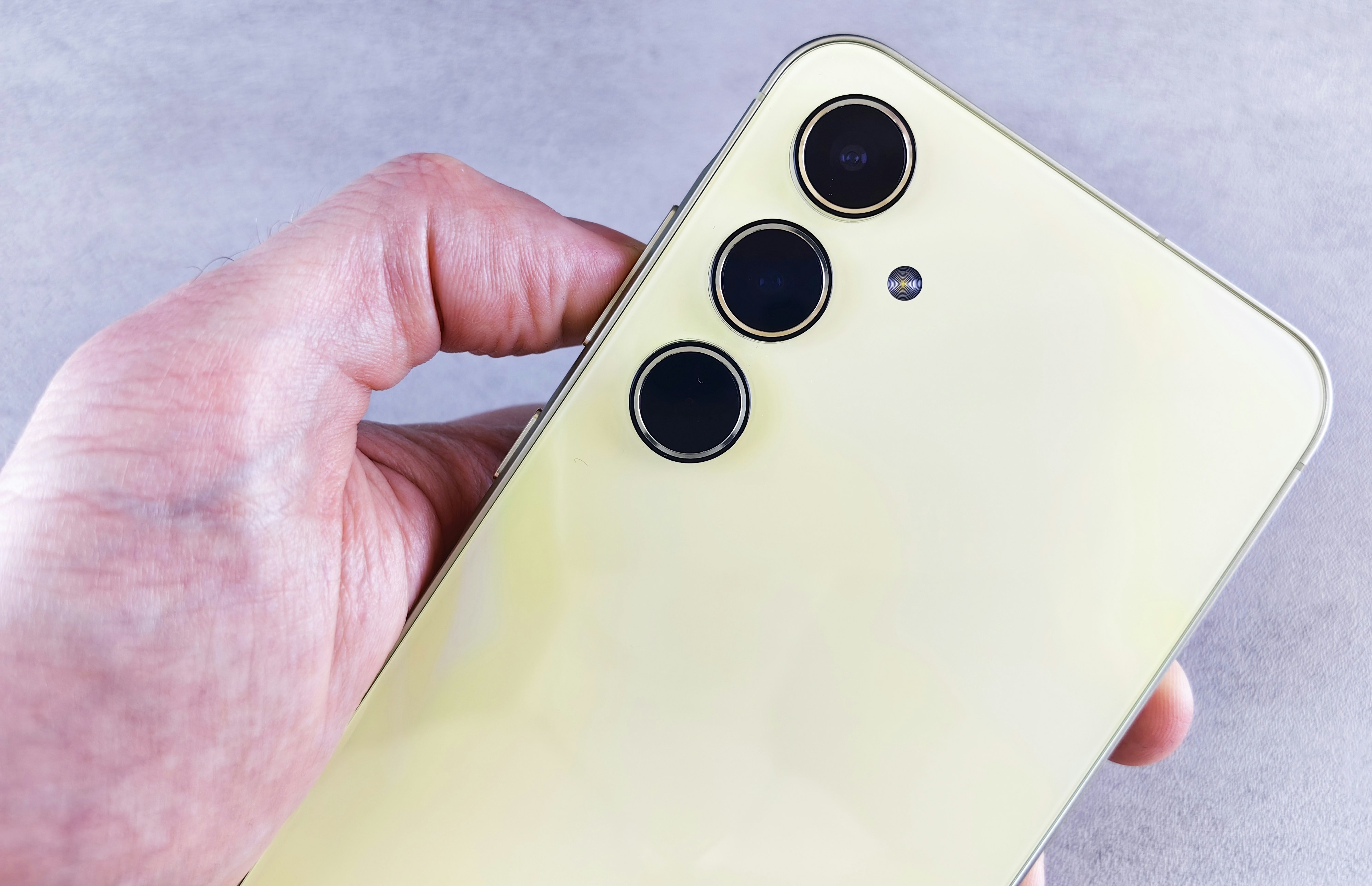 Samsung verklaart verouderde Google Play-systeemupdates op zijn smartphones