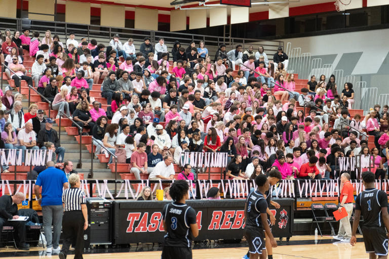 Tascosa honors Brynnlee Hampton with pink tribute at Rebels game