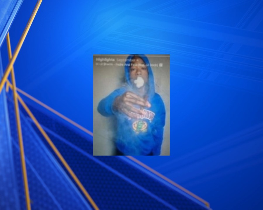 Bakersfield PD searches for suspect in cellphone robbery