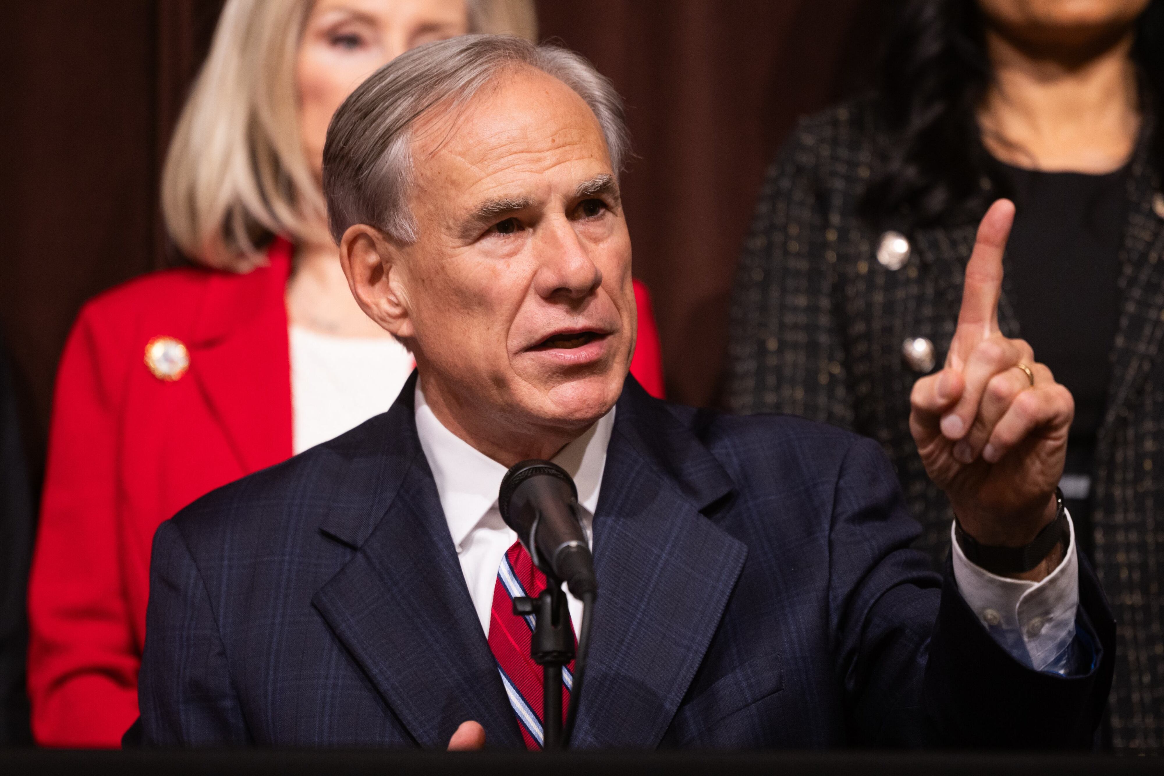 Abbott: Dallas leaders’ failure on policing, homelessness to blame for ...