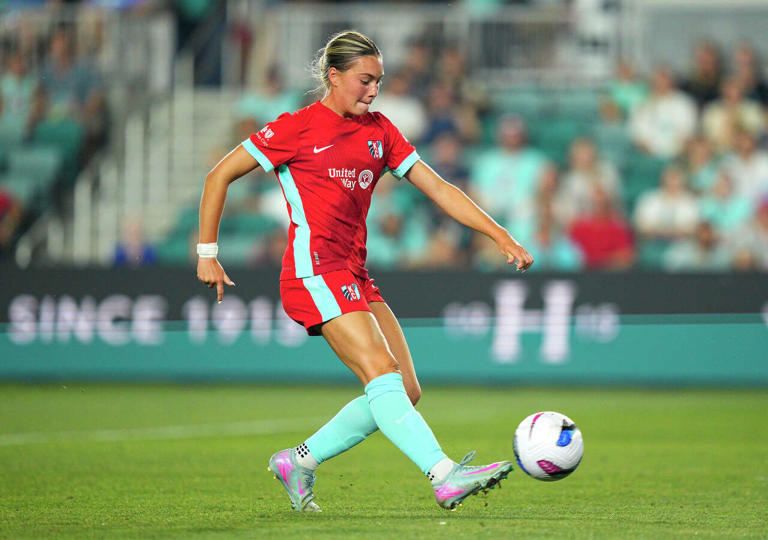 Bay FC sign 18-year-old forward Alex Pfeiffer, NWSL's youngest goal scorer