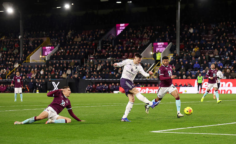 Sesko nets twice as Fletcher's United held in electric draw at Burnley