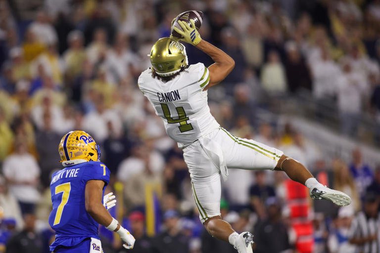 Georgia Tech transfer WR predicted to commit to Georgia football