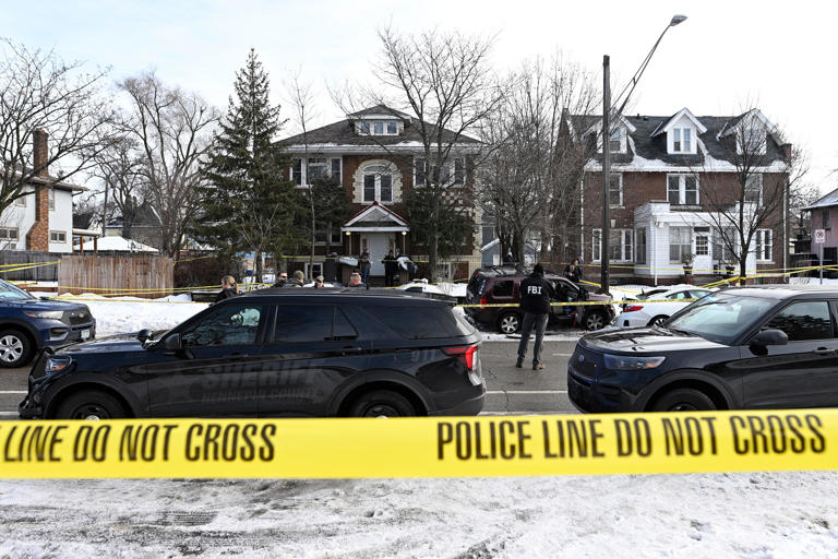 Was ICE agent's use of force reckless? Experts analyze Minneapolis ...