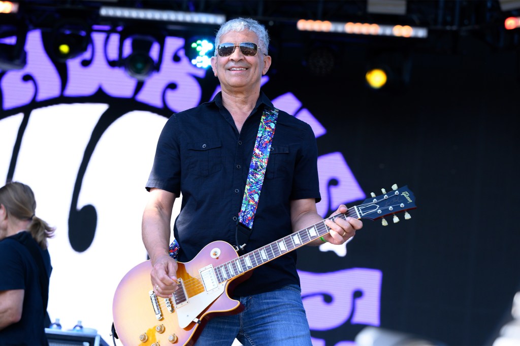 Foo Fighters guitarist Pat Smear sitting out upcoming shows after ...