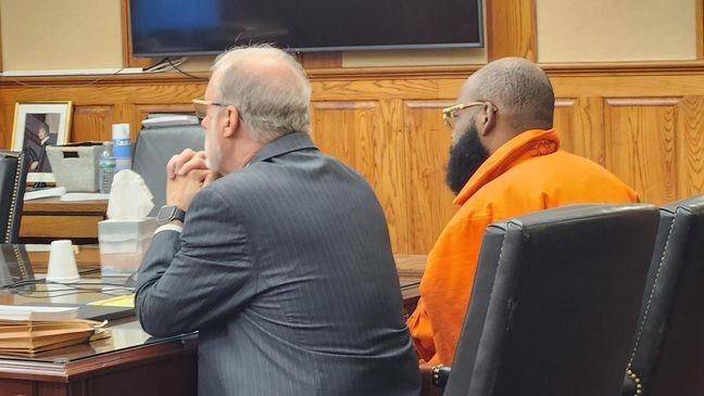 Man sentenced to prison for setting Charleston apartment building on fire