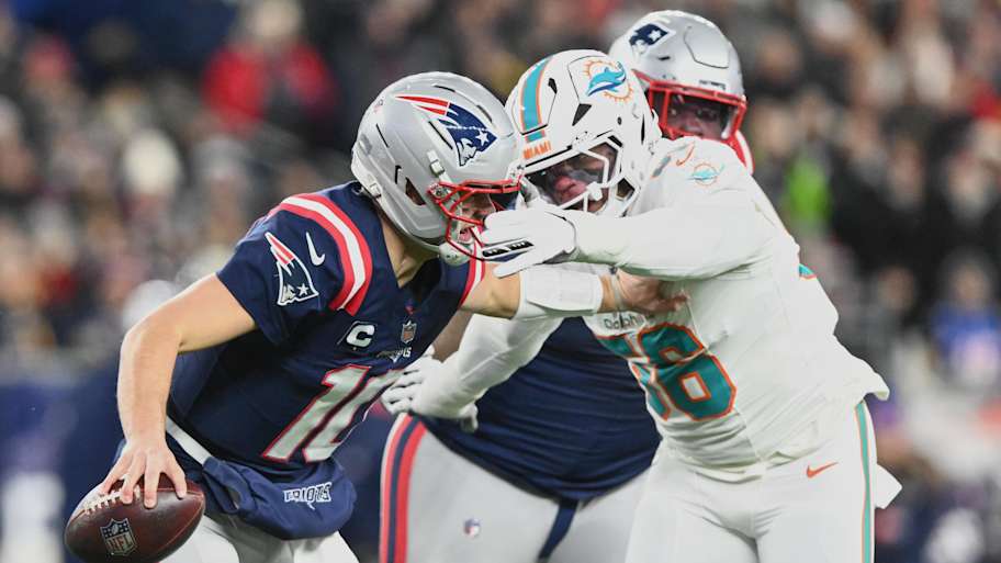 Patriots hit with locker room illness before playoff game