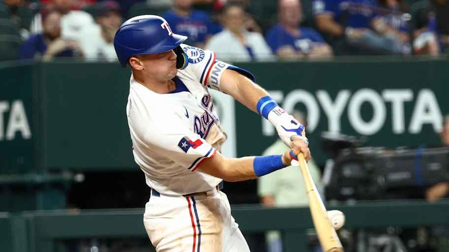 Proposed trade sends Rangers third baseman to Pirates