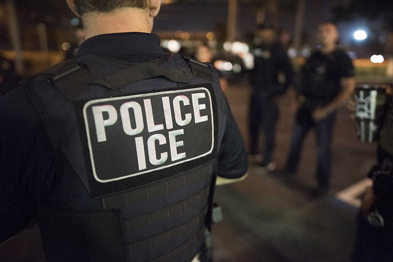 ICE agent kills woman in Minneapolis shooting (BREAKING)
