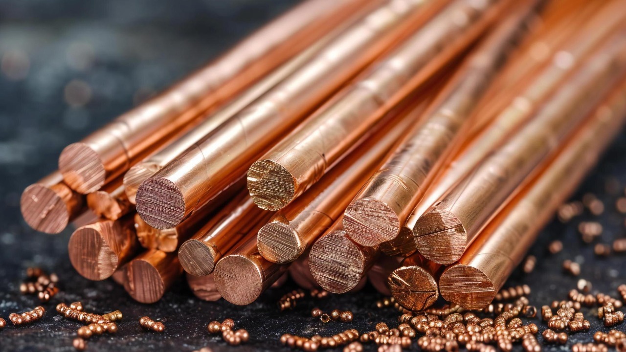 US copper hits a record for the 1st time since the summer tariff surge