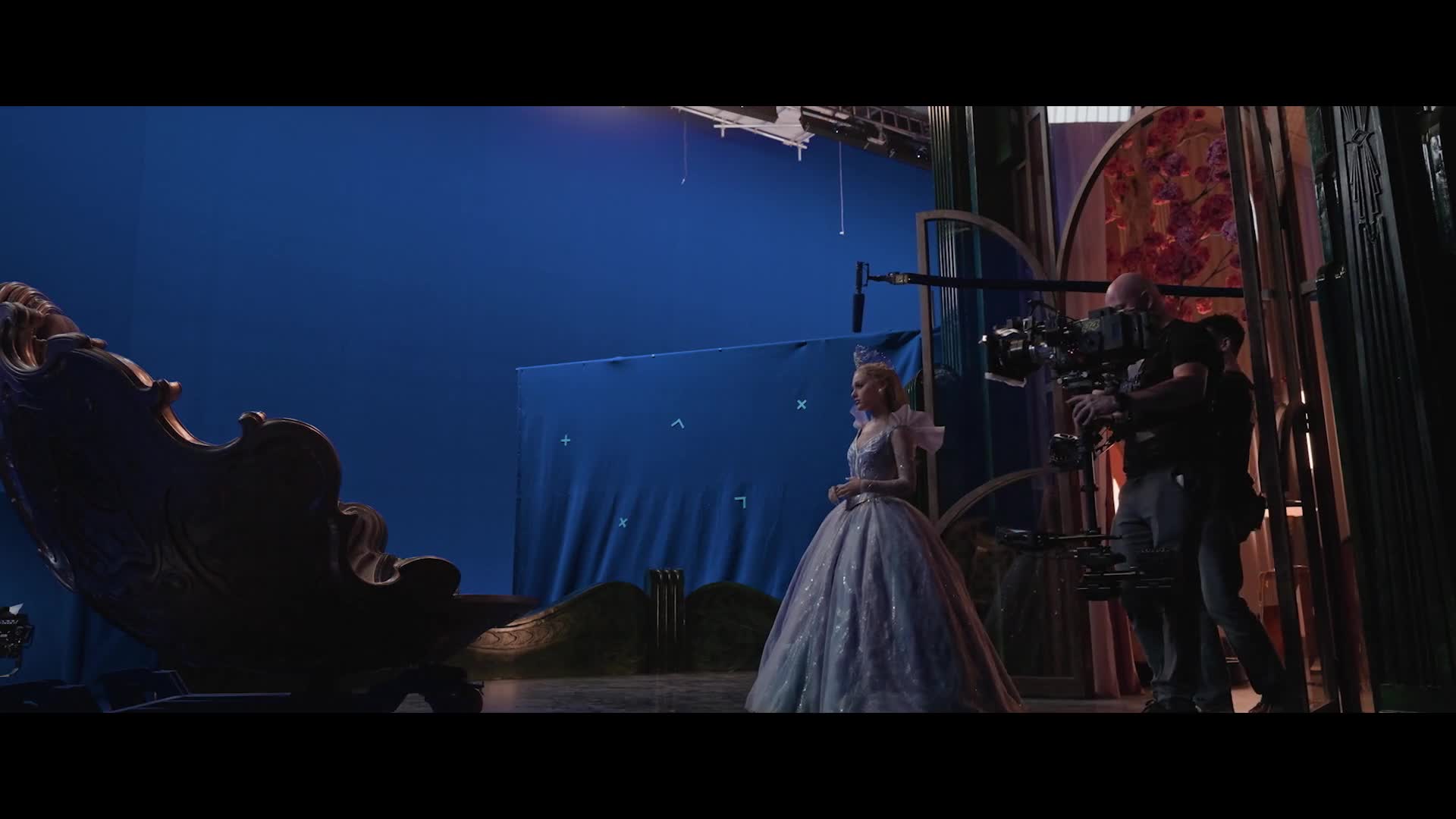 Ariana Grande reflects on her similarities to Glinda the Good Witch