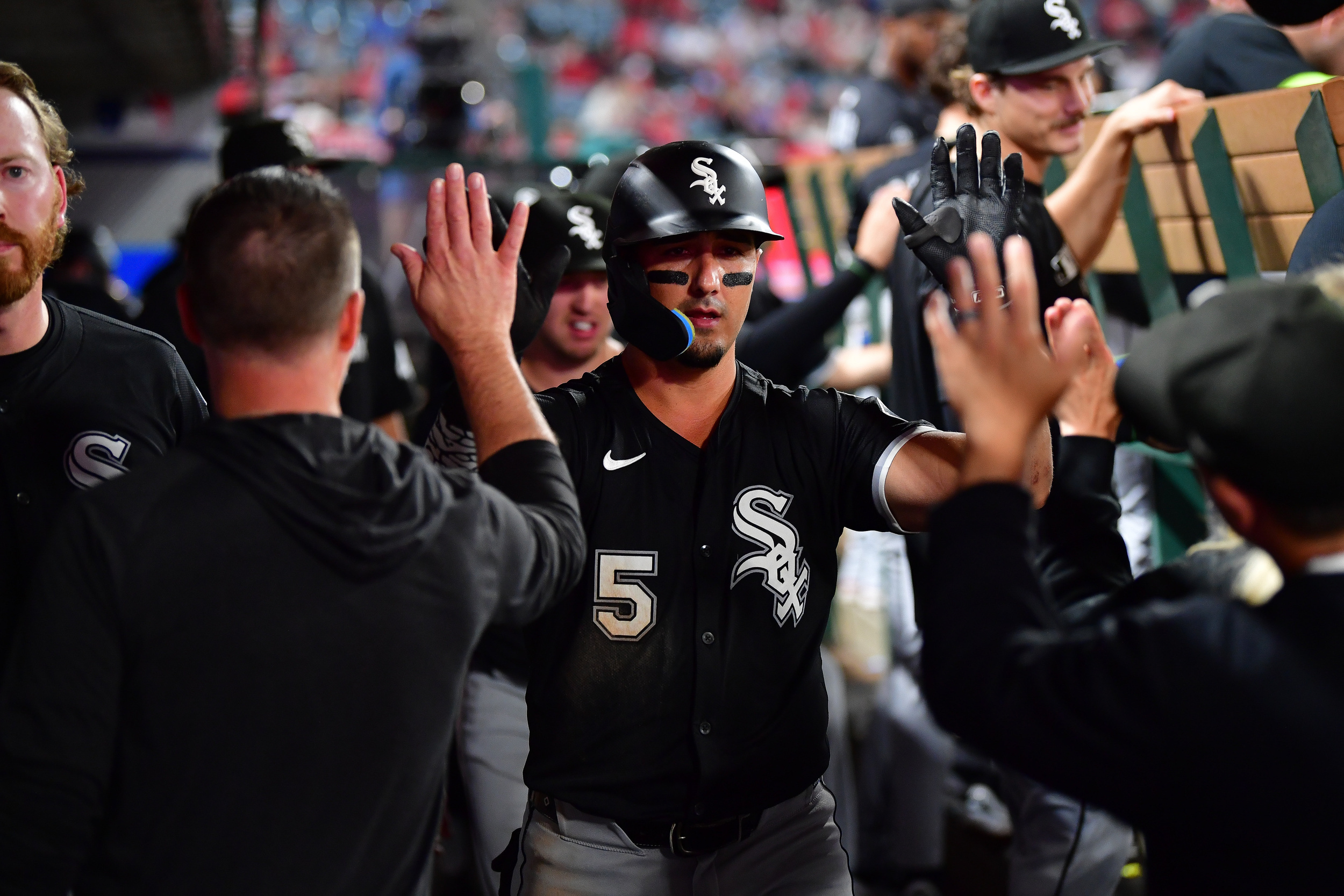 Royals, Josh Rojas agree to minor league deal