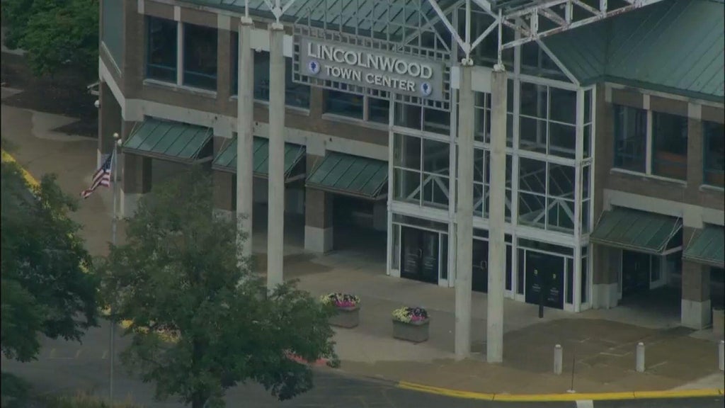 Lincolnwood Town Center mall in Chicago's suburbs is sold to developer