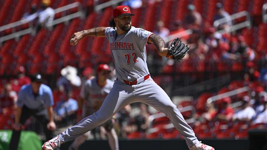 Reds announce pair of pitching roster moves