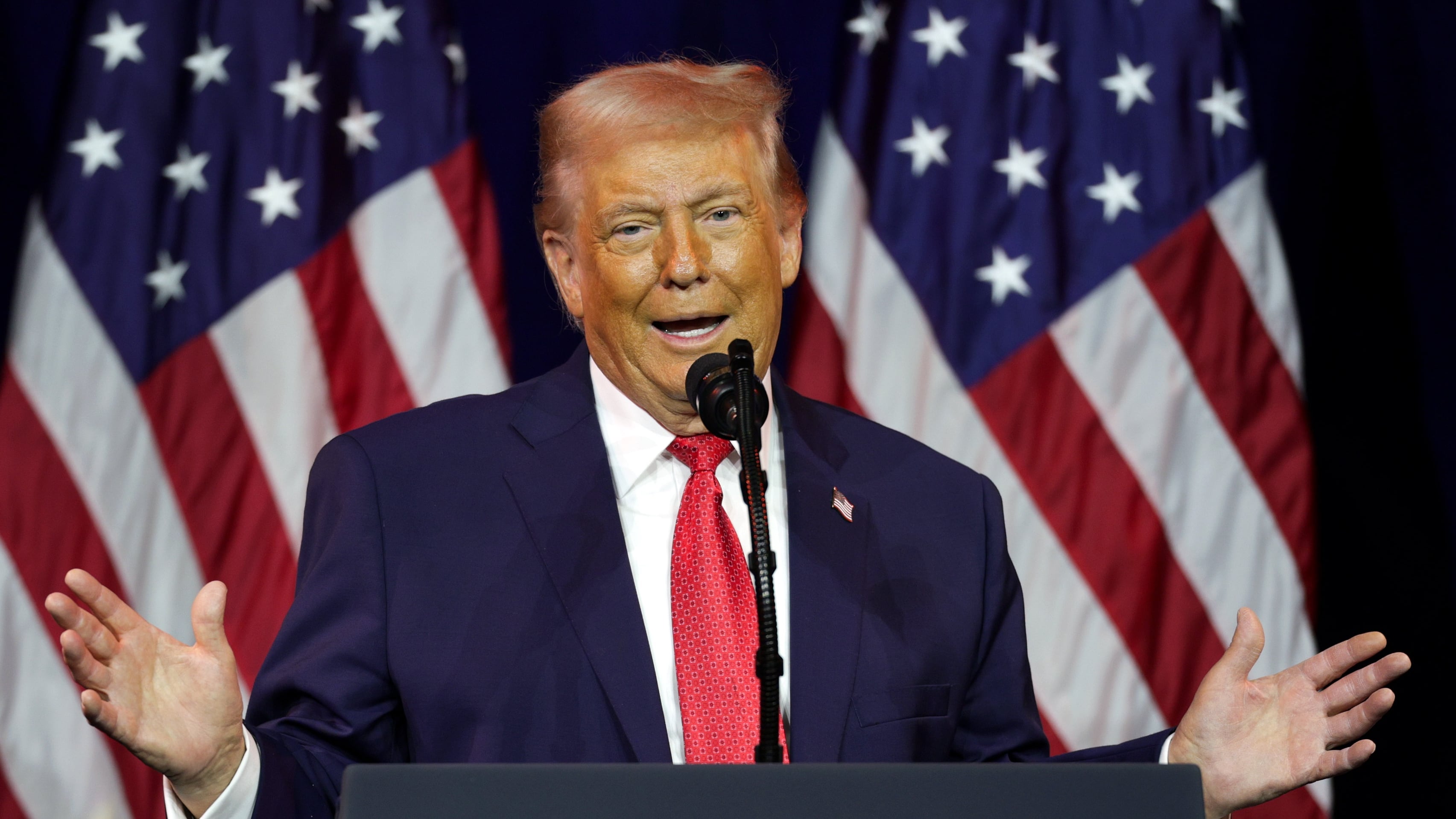 Billionaire Trump sends out error-filled letters while yanking blue ...