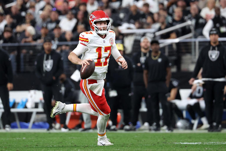 Buffalo Bills sign quarterback three days after NFL debut with Kansas ...