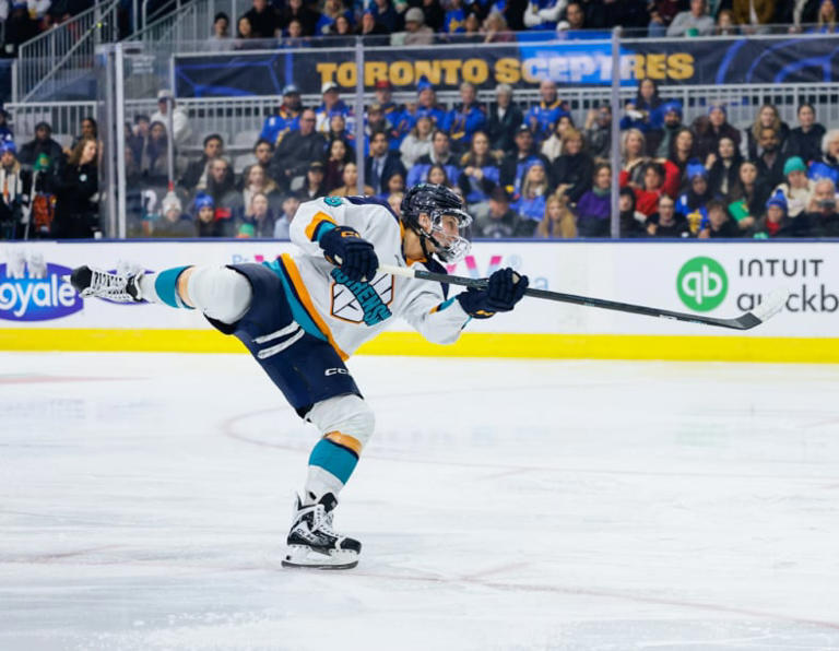 Kayle Osborne shines again in Sirens’ 4th straight win: Takeaways