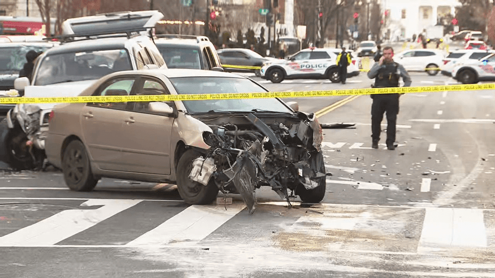Pedestrian killed, 3 hurt after 4-car crash in Northwest DC
