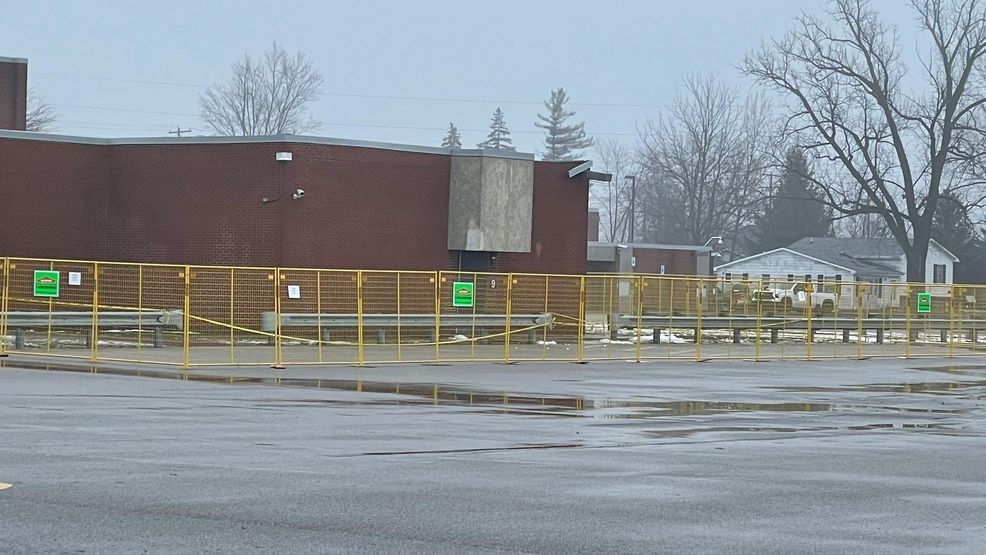 Bendle Middle School closed through end of week after roof collapse