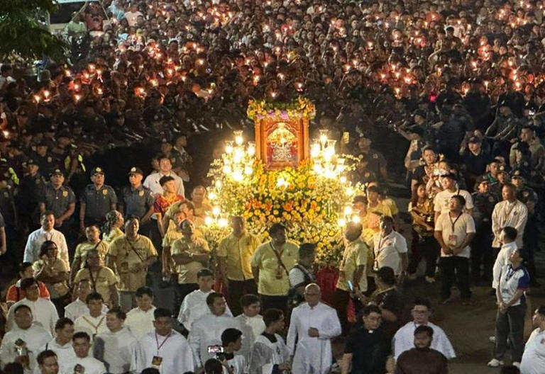 Devotees join 'Walk with Jesus,' the start of Sinulog 2026