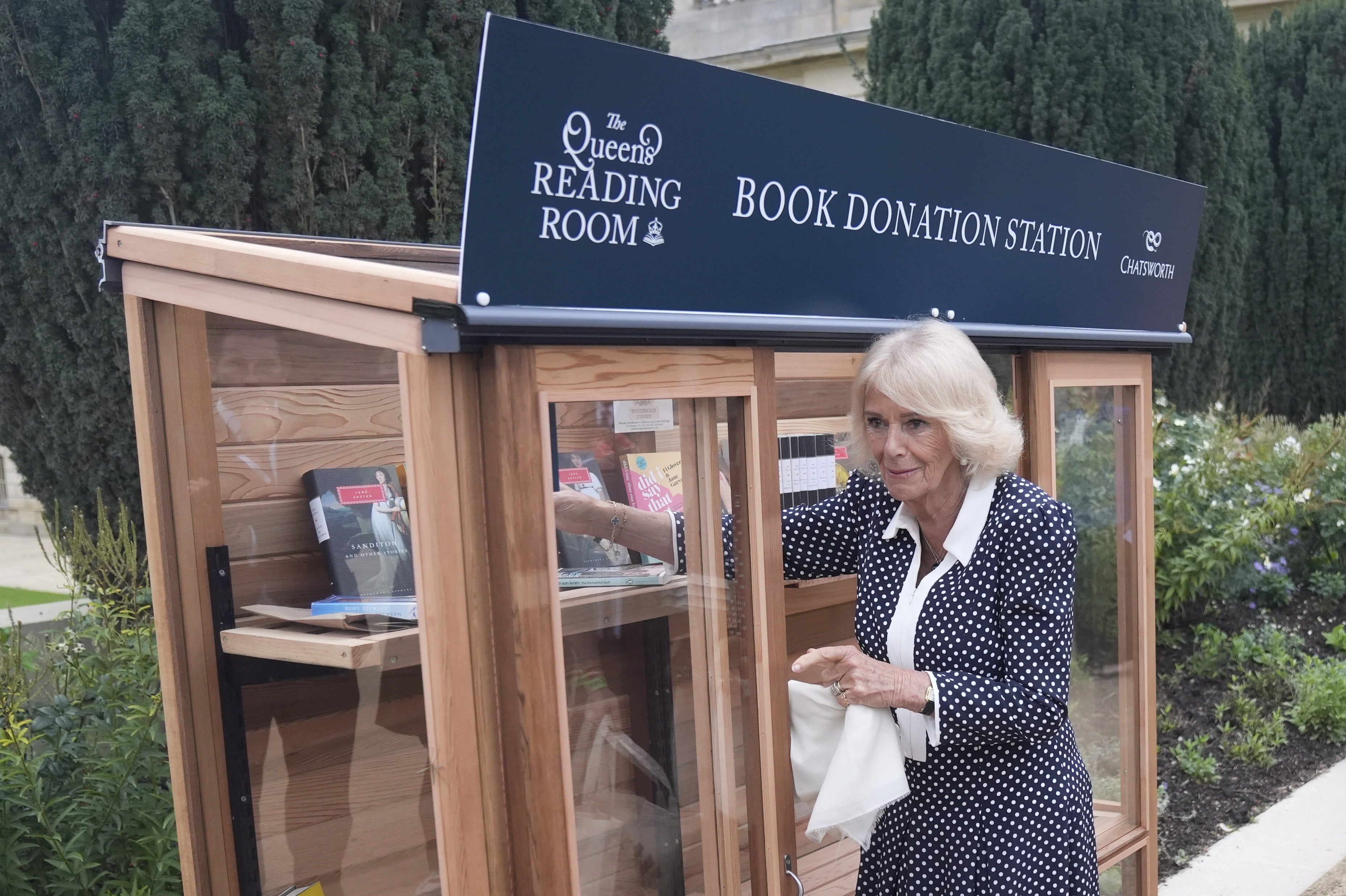 Queen’s urgent mission over reading rates as book club charity marks ...