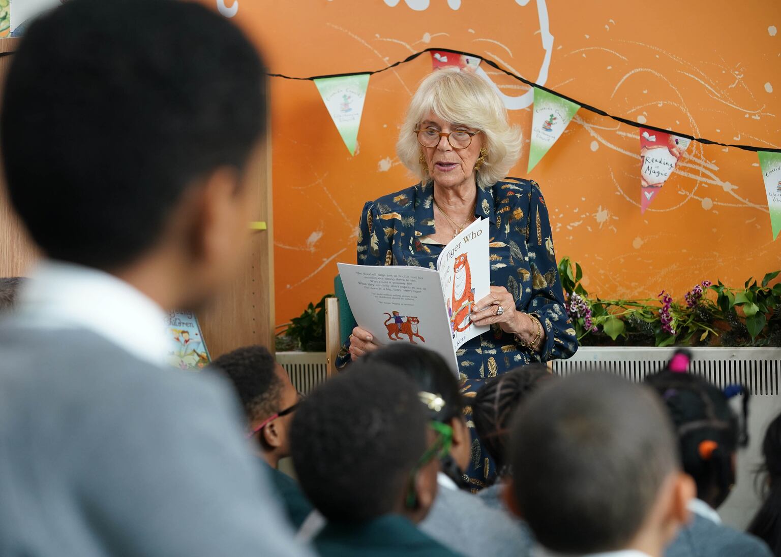 Queen’s urgent mission over reading rates as book club charity marks ...