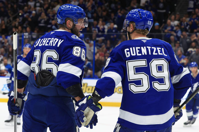 Lightning back in Cup-contending form despite injuries