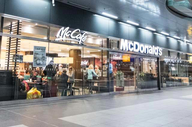 McDonald's worker sparks backlash after sharing photo of forms fast ...