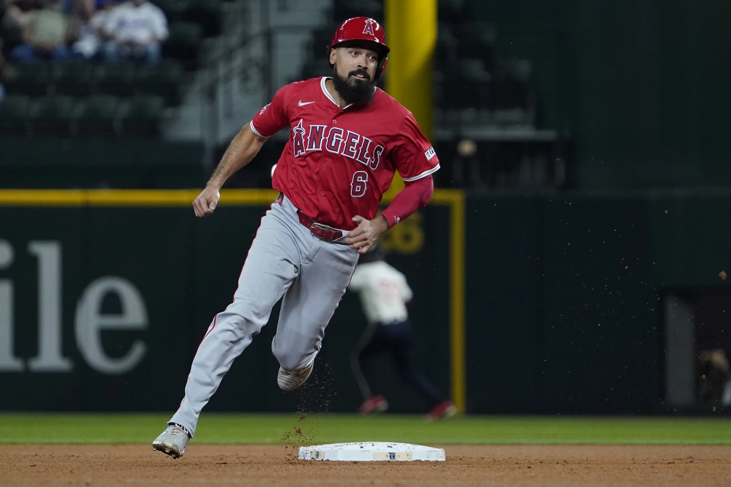 Anthony Rendon departs Angels after injury-plagued tenure